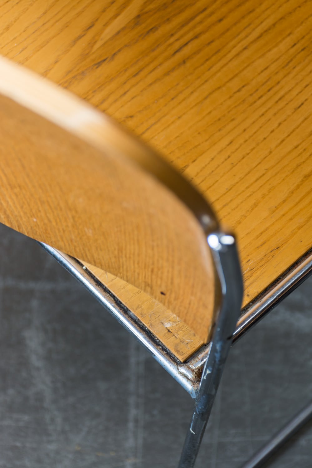 40/4 David Rowland Stacking Chairs #8669 - Retrouvius