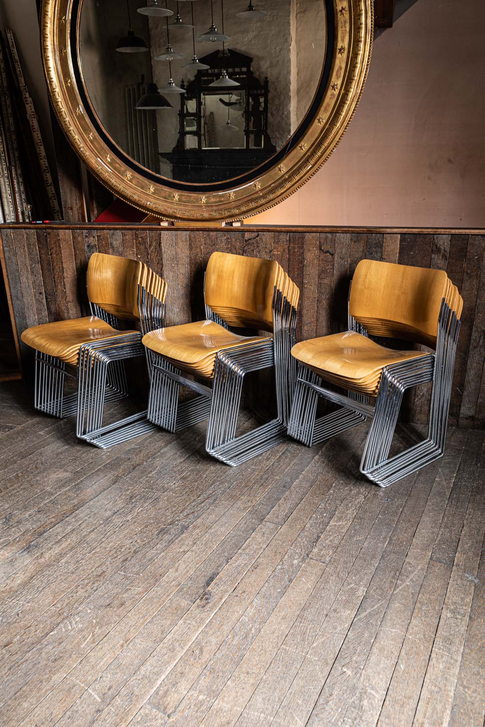 40/4 David Rowland Stacking Chairs #8669 - Retrouvius