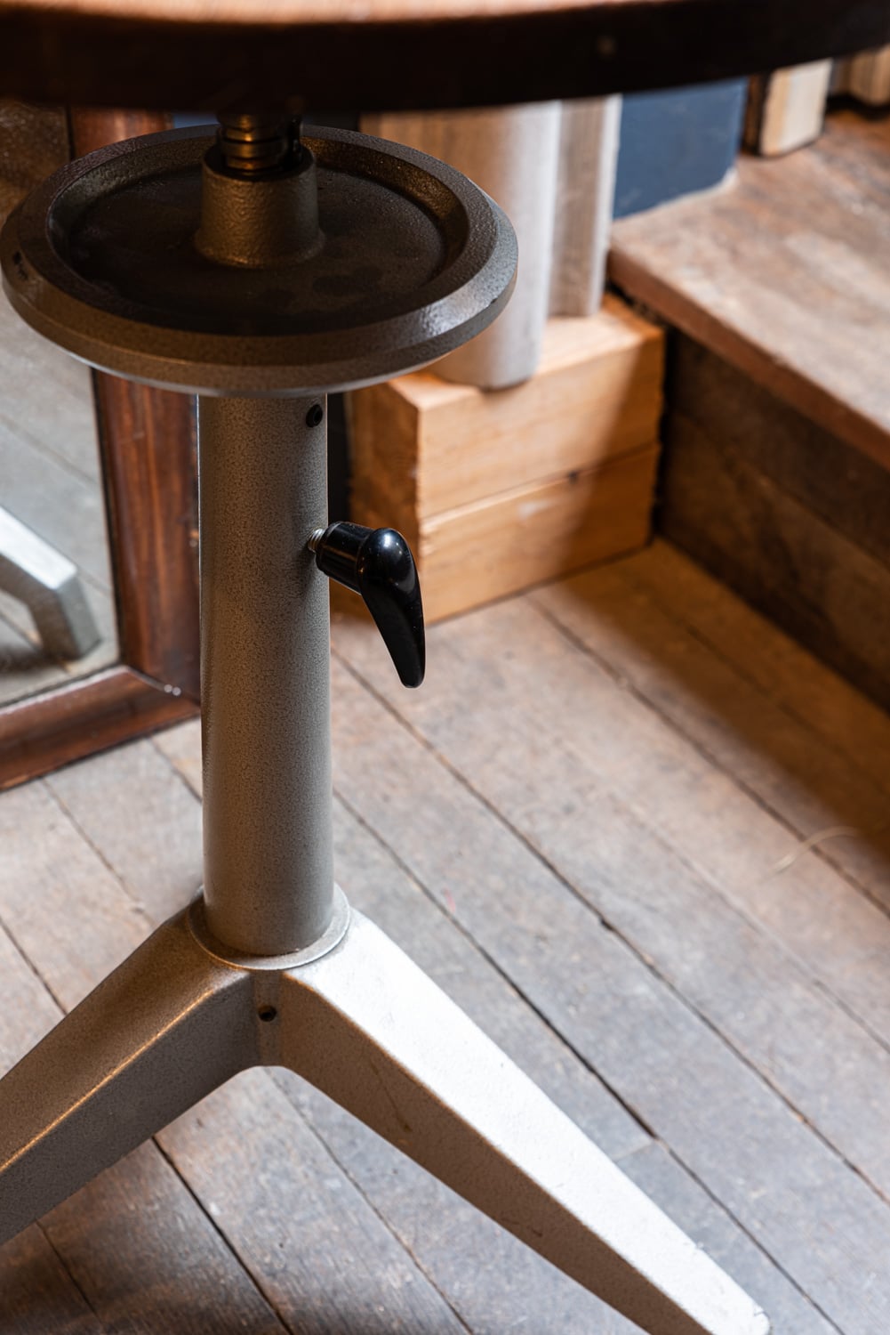 Adjustable Sculptor's Table #8616 - Retrouvius
