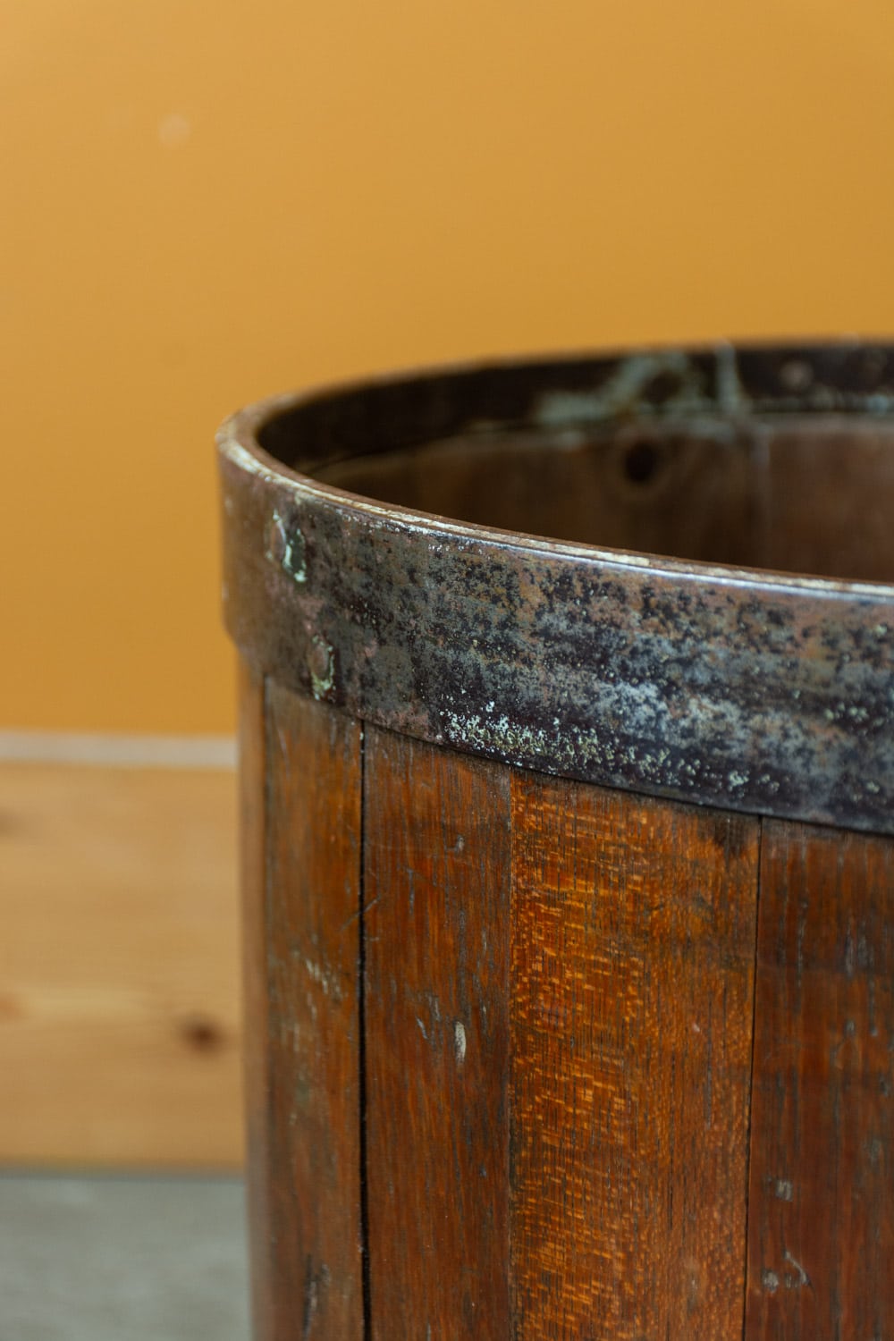 Antique Barrel #9424 - Retrouvius