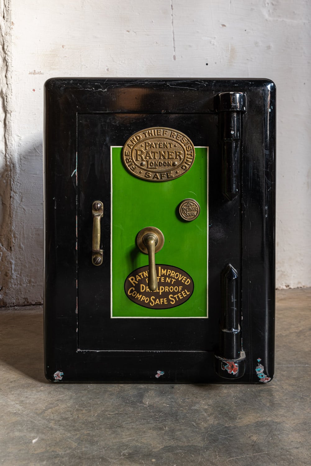 Antique Ratner Safe with Key #8633 - Retrouvius