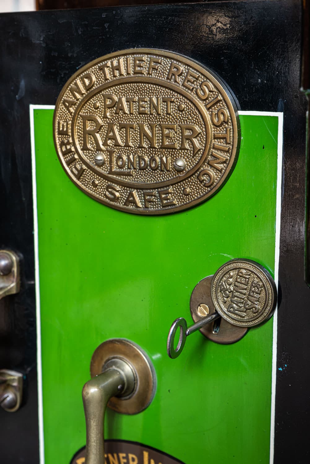 Antique Ratner Safe with Key #8633 - Retrouvius