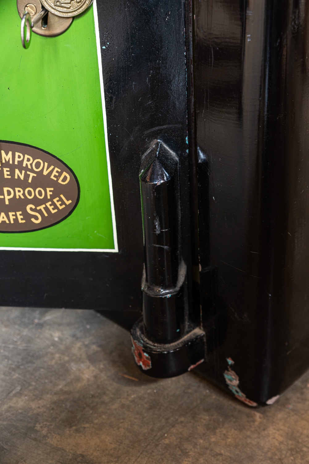 Antique Ratner Safe with Key #8633 - Retrouvius