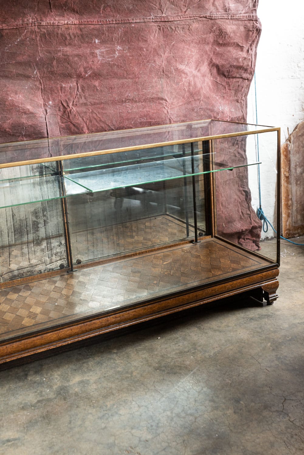 Antique Shop Display Cabinet #8747 - Retrouvius