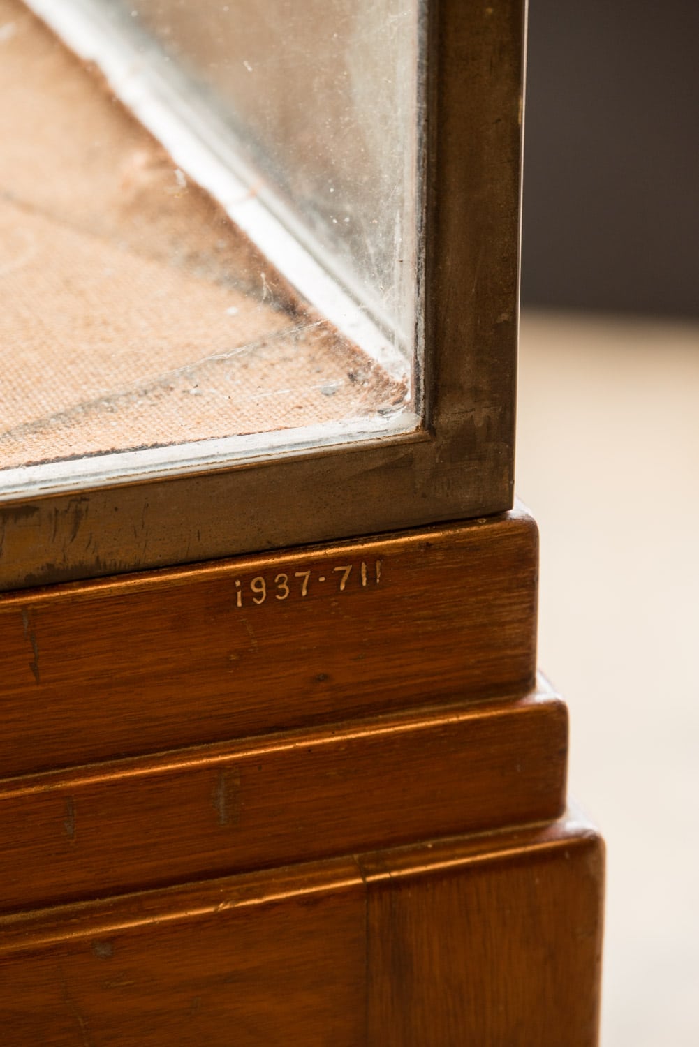 Brass Museum Display Case #1016 - Retrouvius