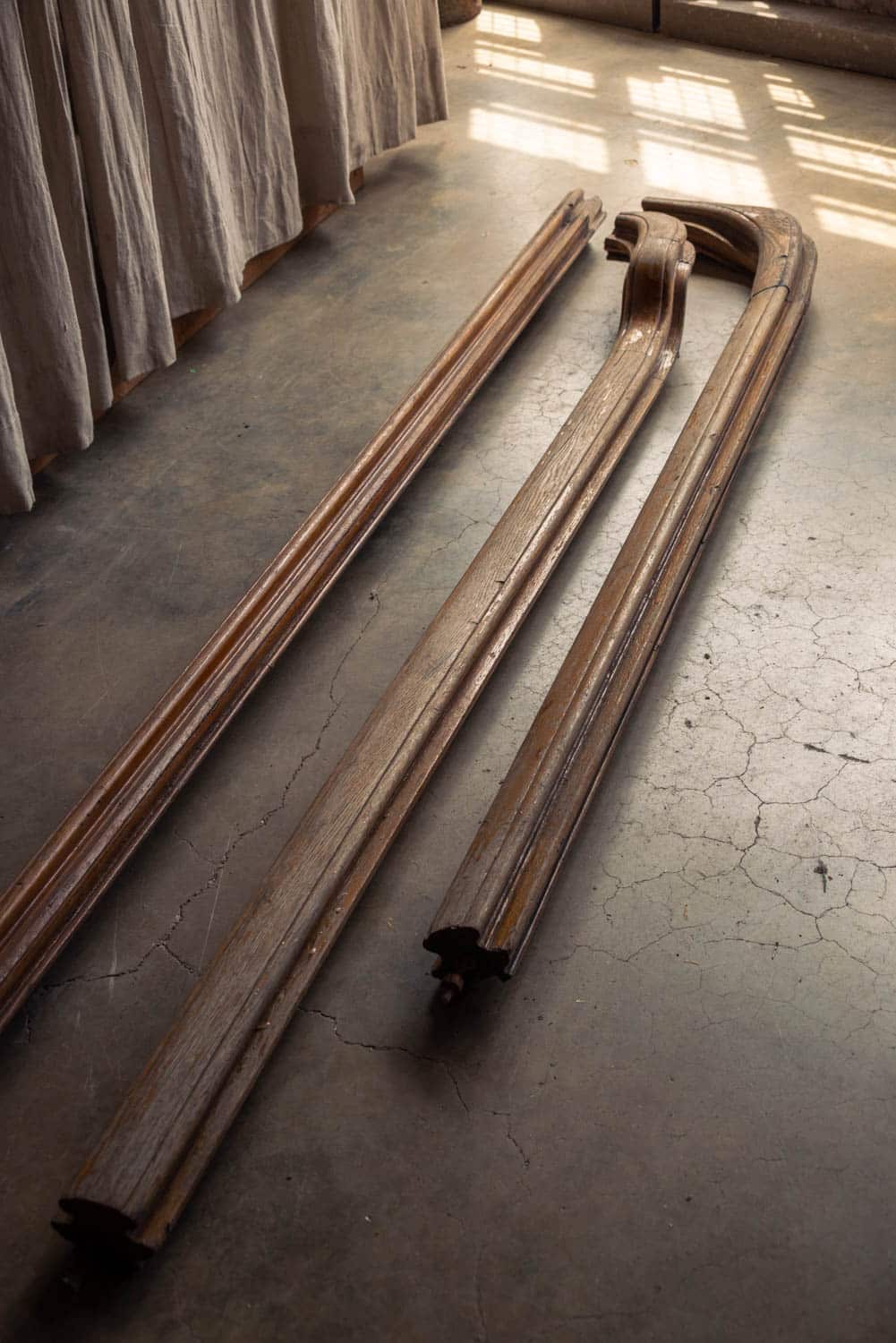 Carved Oak Handrail #9980 - Retrouvius