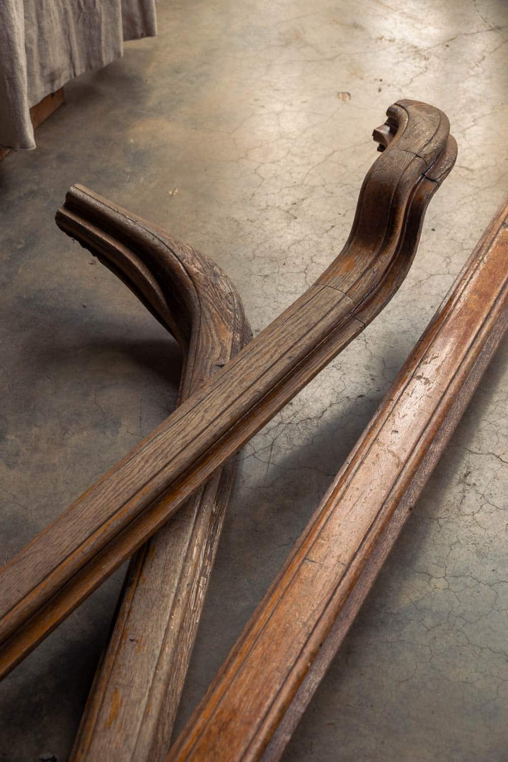 Carved Oak Handrail #9980 - Retrouvius