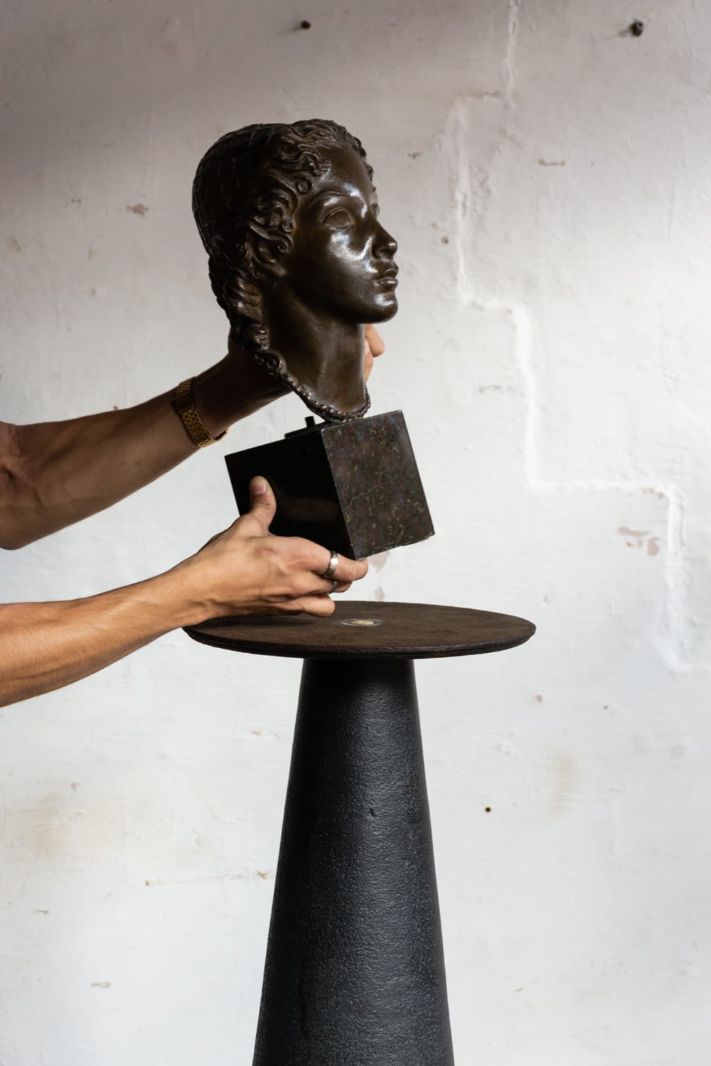 Cast Iron Plinth #6510 - Retrouvius