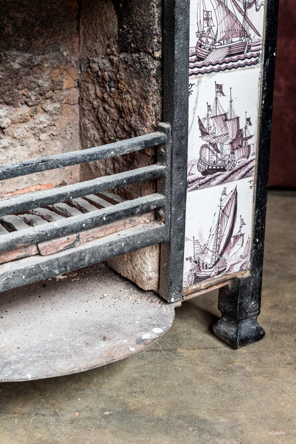 Dutch Tile Stove #8926 - Retrouvius