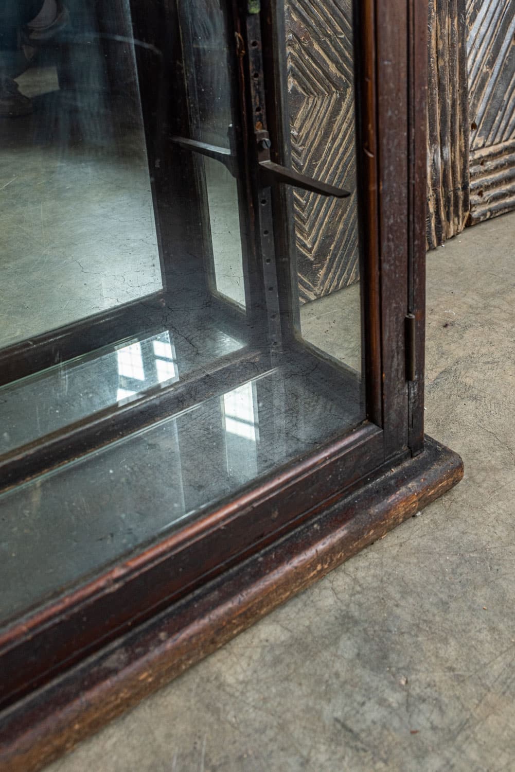 Edwardian Shop Display Cabinet #8323 - Retrouvius
