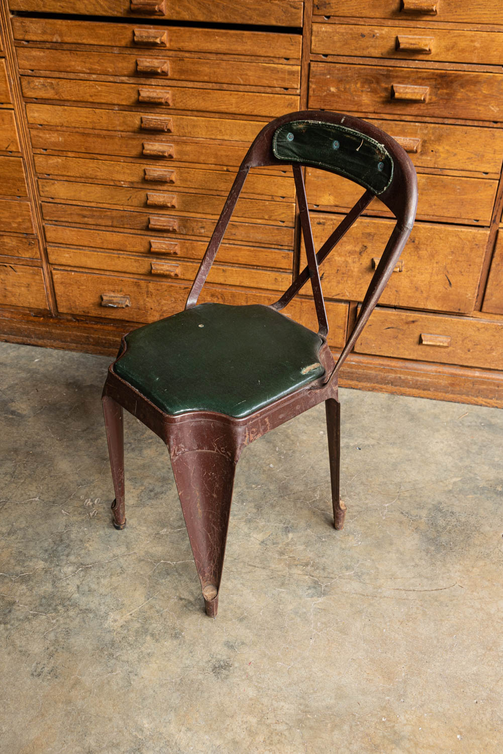 Evertaut Metal Stacking Chairs #8756 - Retrouvius