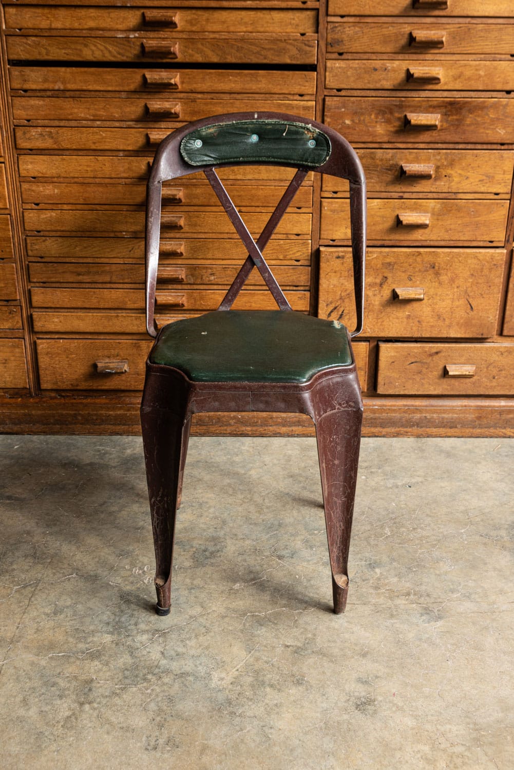 Evertaut Metal Stacking Chairs #8756 - Retrouvius