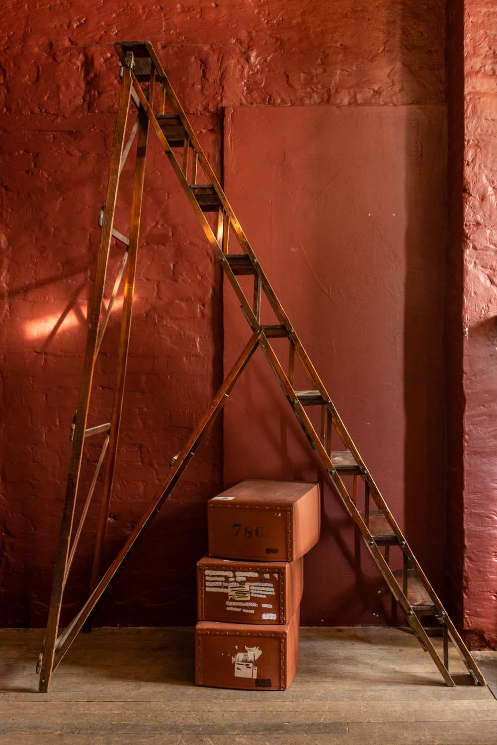 Folding Display Ladder #6871 - Retrouvius