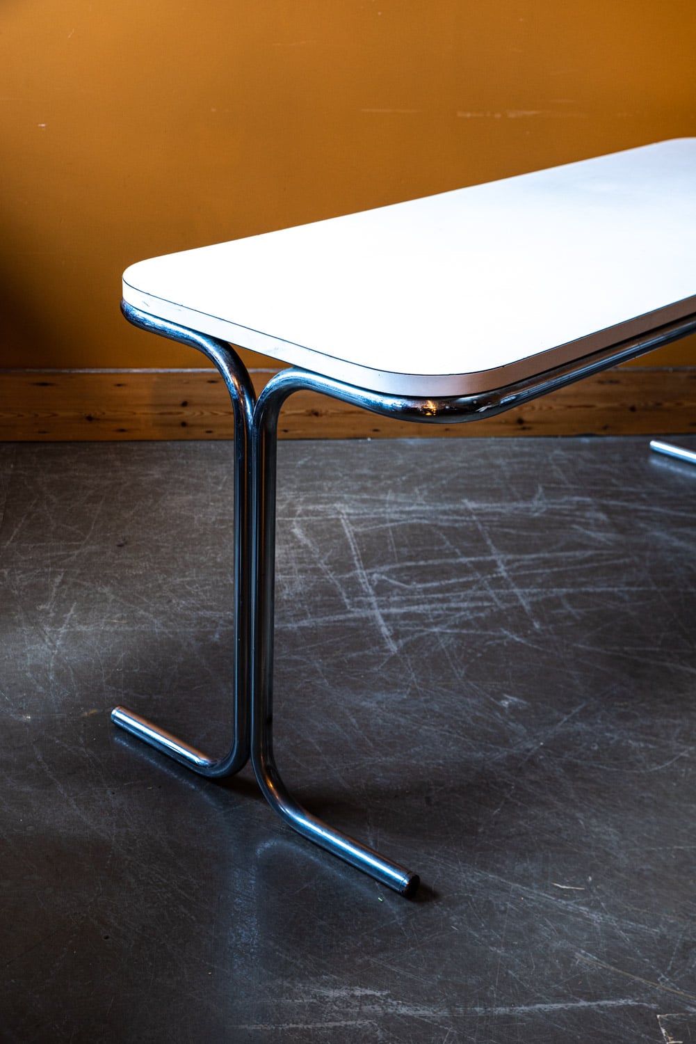 Formica & Chrome Tables #8658 - Retrouvius