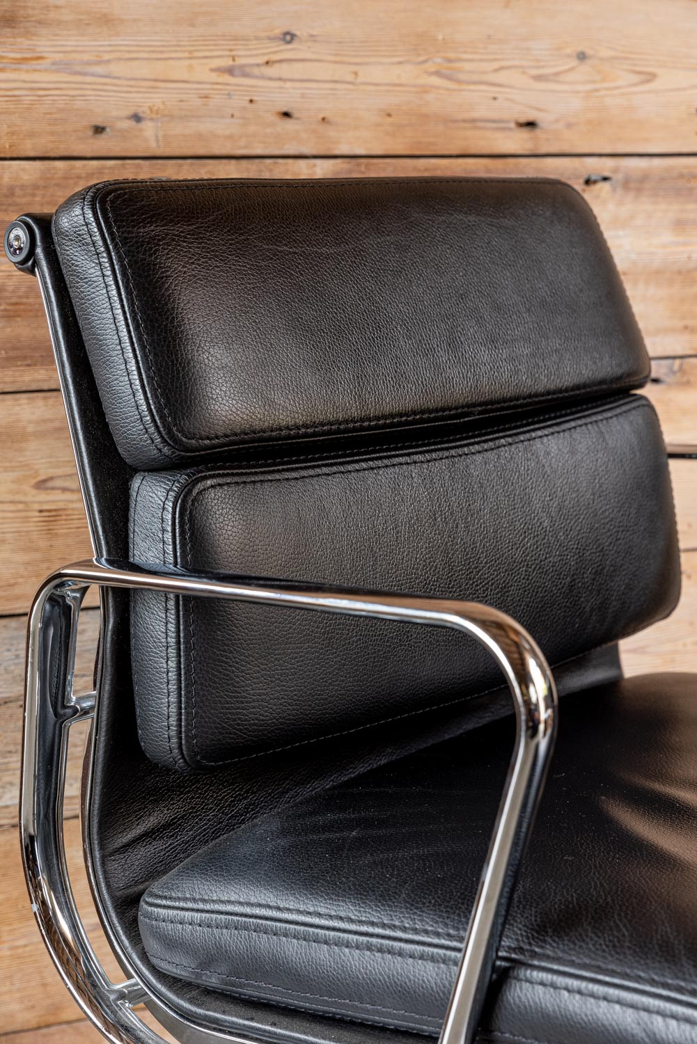 ICF Eames softpad chair #8143 - Retrouvius