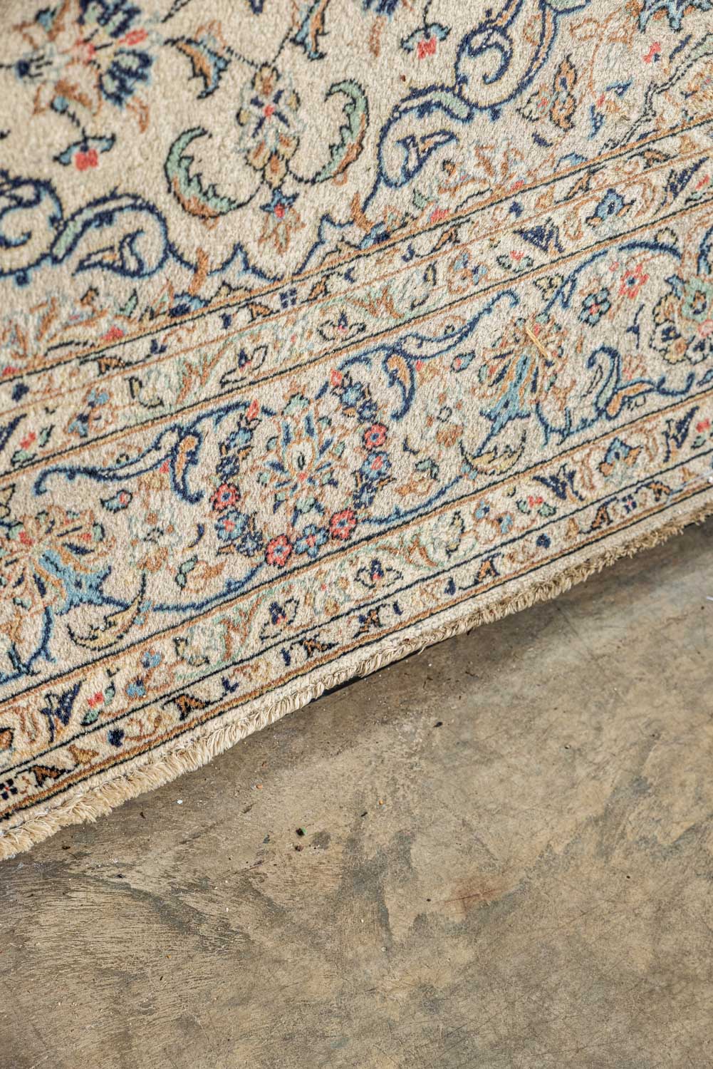 Large cream Persian Carpet #8427 - Retrouvius