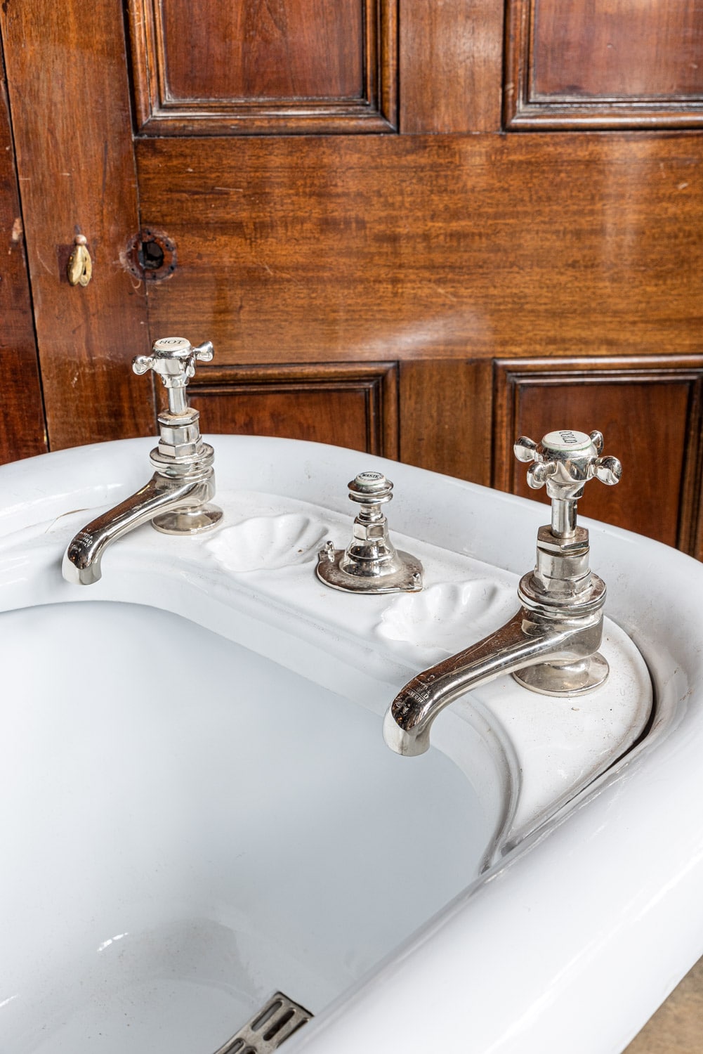 Large Victorian Bath #8244 - Retrouvius