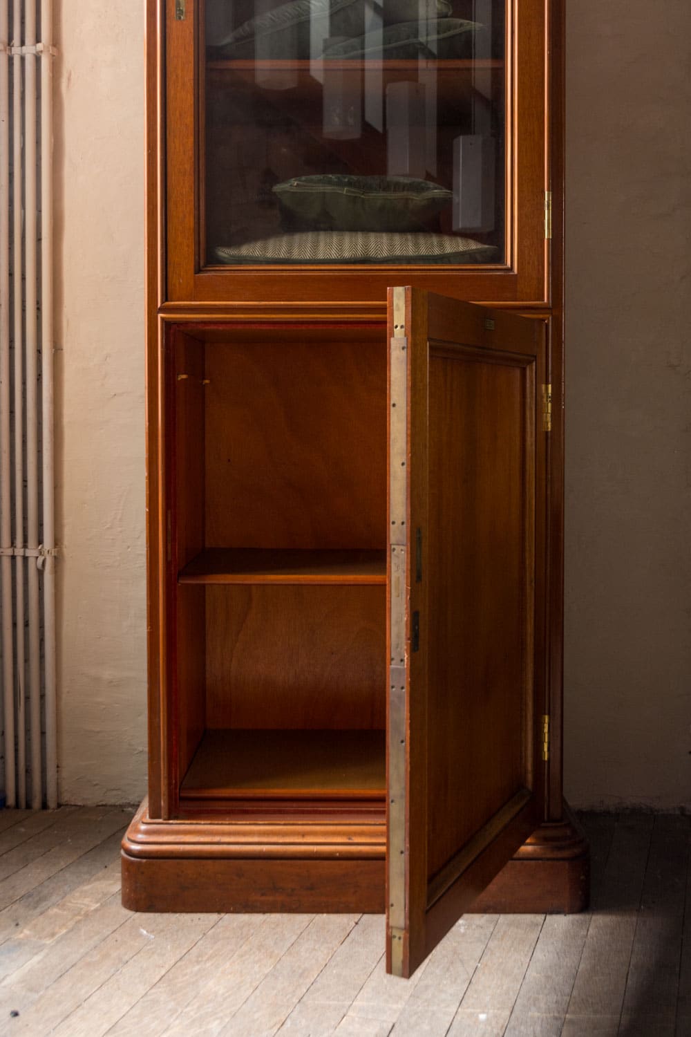 Mahogany Display Case #9576 - Retrouvius