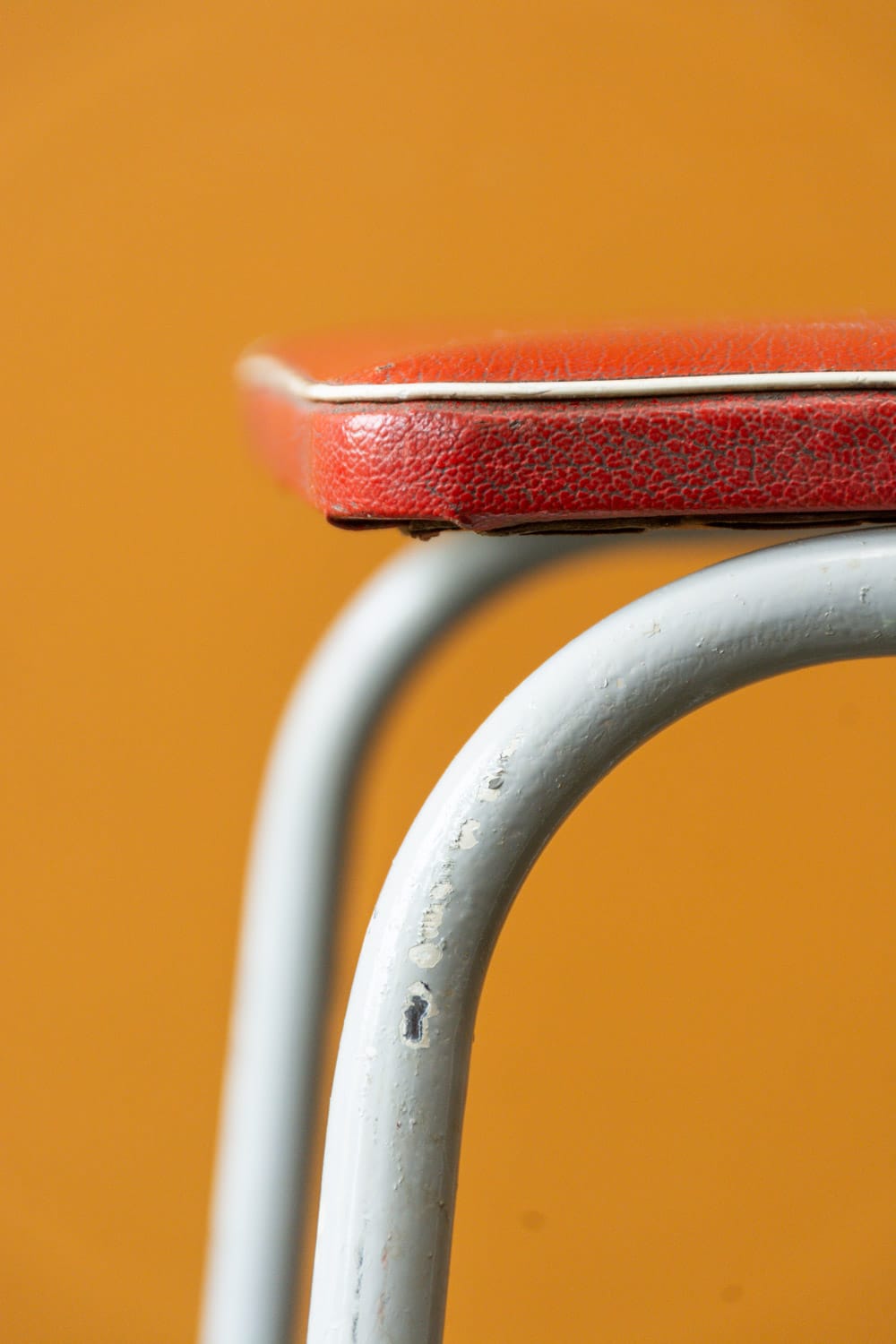 Midcentury Atomic Stool #8985 - Retrouvius