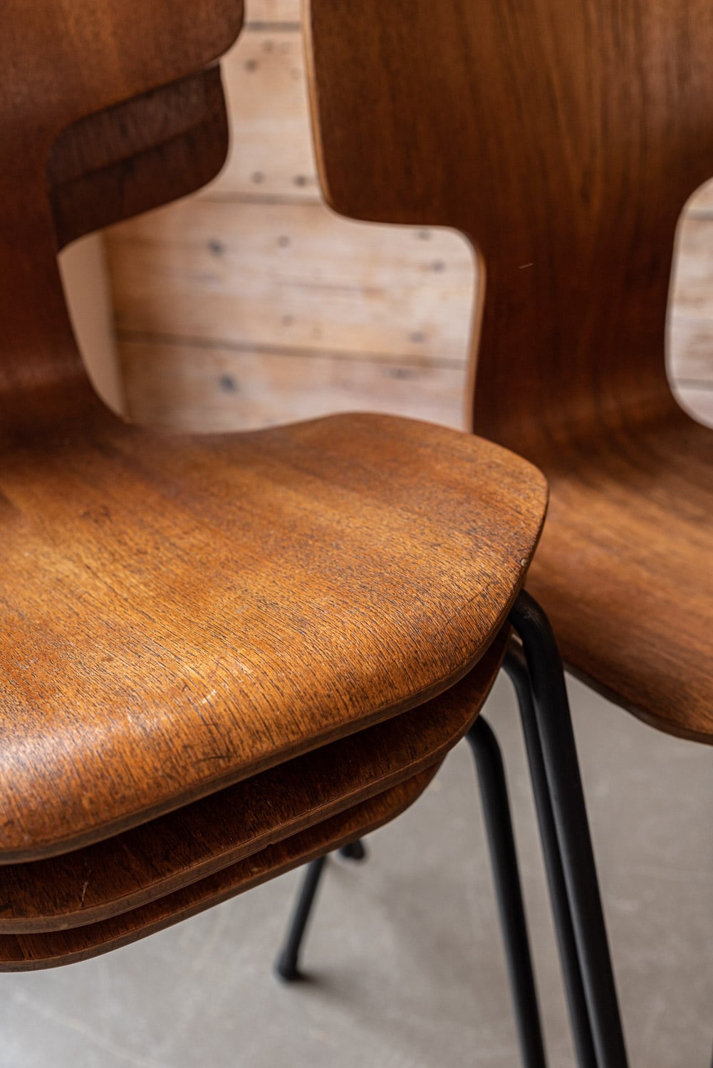 Model 3103 Hammer Chairs #6853 - Retrouvius