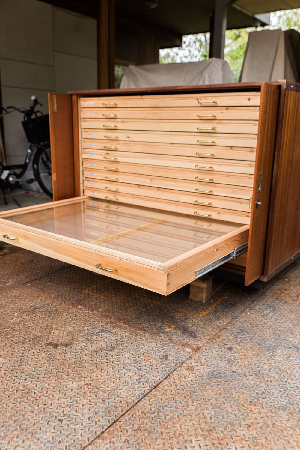 Museum Plan Chest #8951 - Retrouvius