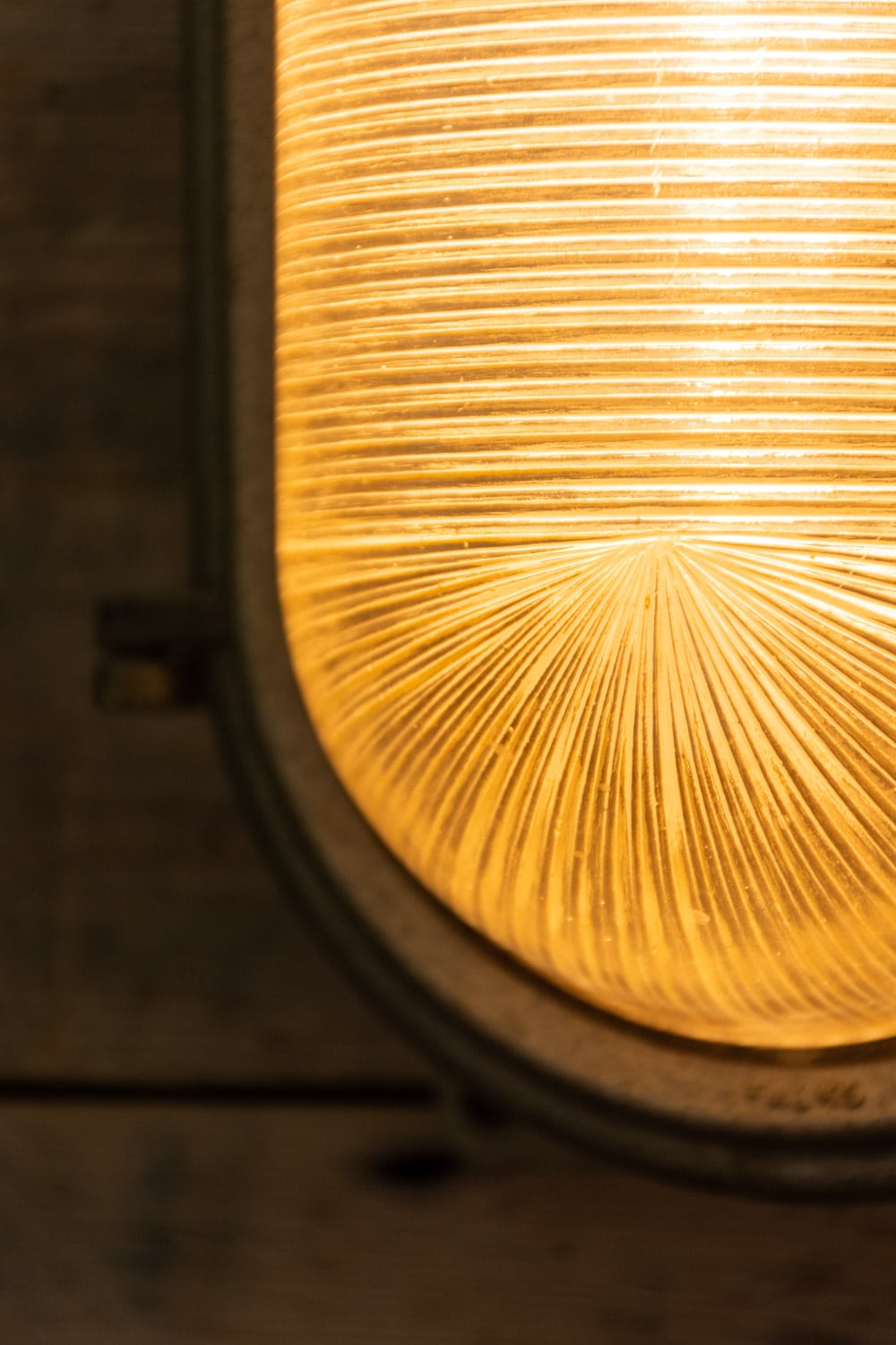 Pill-Shaped Bulkhead Lights #7090 - Retrouvius