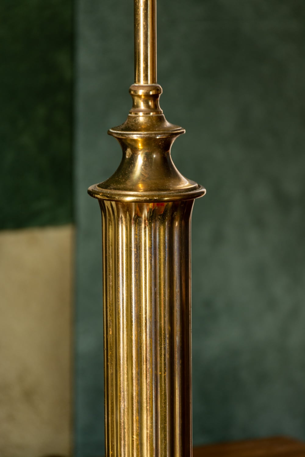 Ribbed brass column lamp #8063 - Retrouvius