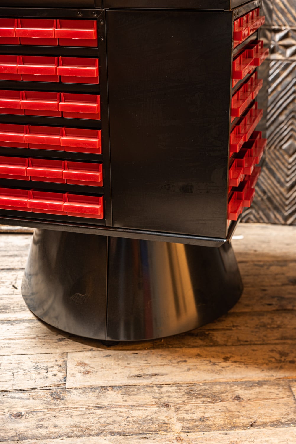 Rotating Workshop Cabinet #8656 - Retrouvius