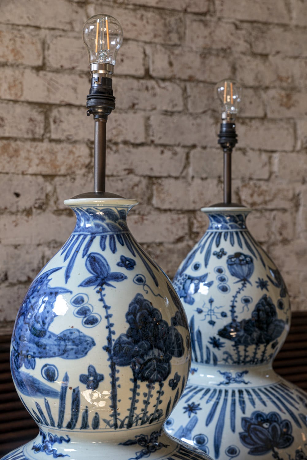 Striking pair of chinese urn lamps #8156 - Retrouvius