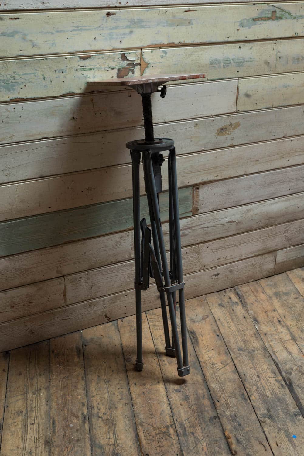 Tiranti Sculpture Stand #9892 - Retrouvius