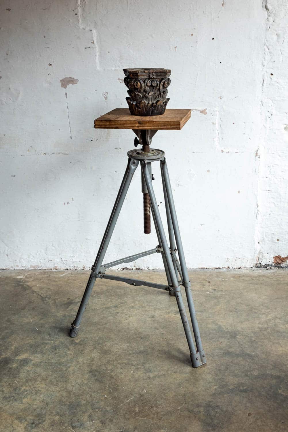 Tiranti Sculpture Stands #9537 - Retrouvius
