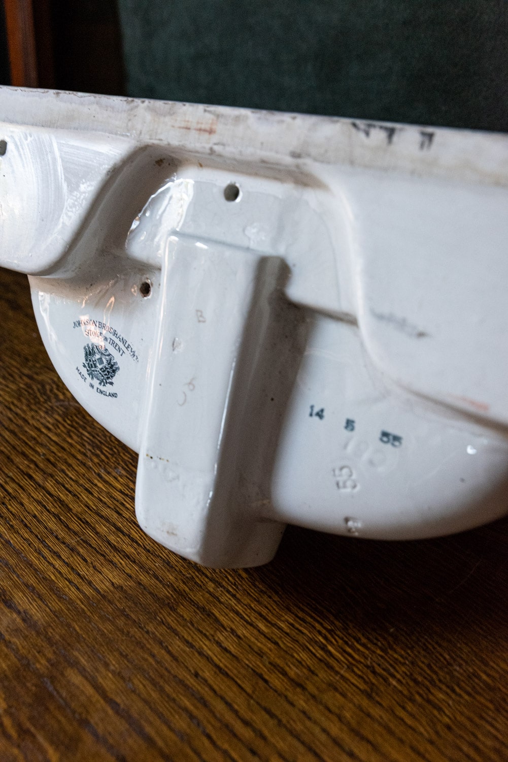 Trent Ware cut-corner basin #8053 - Retrouvius