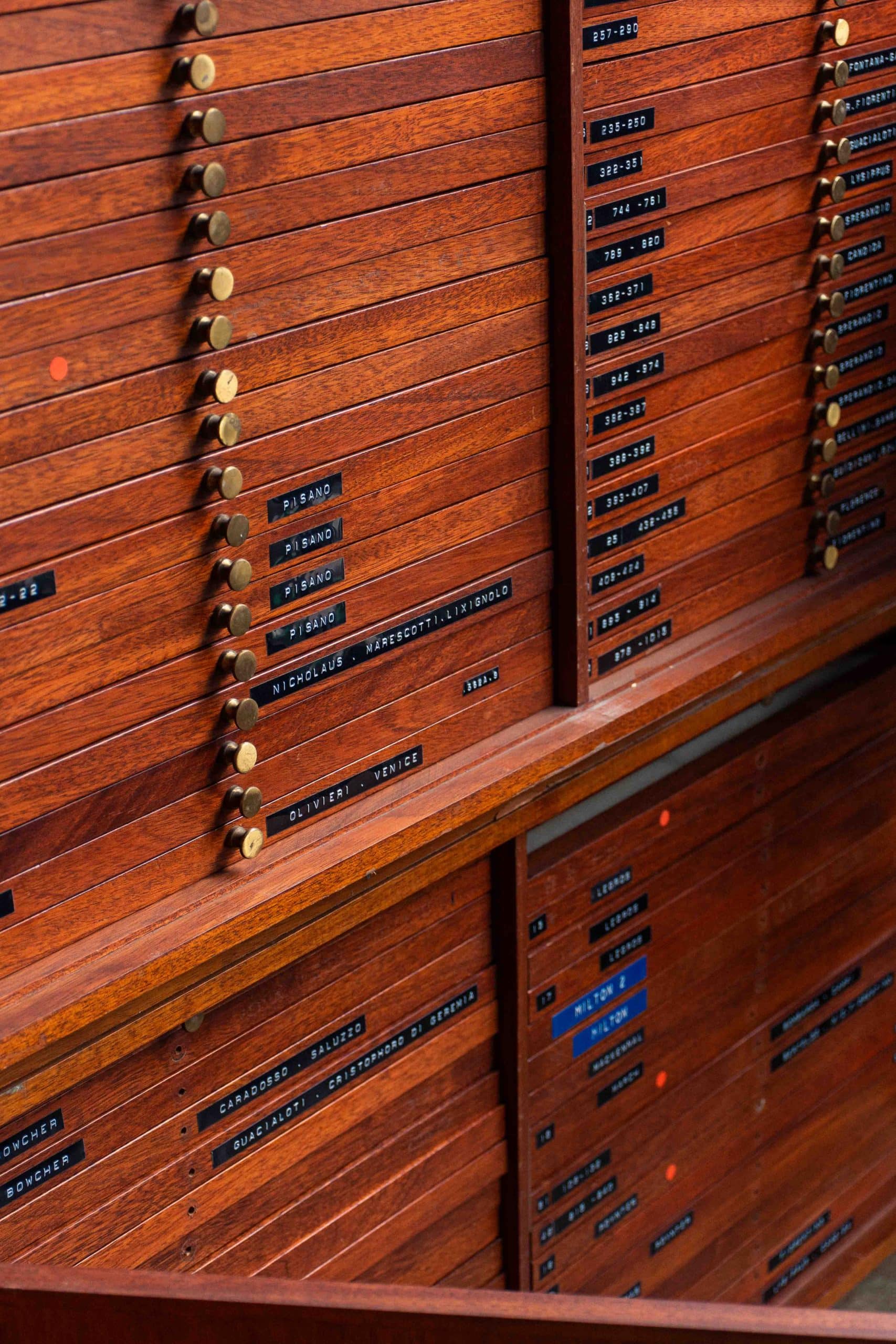 Vintage Coin Cabinets #8779 - Retrouvius