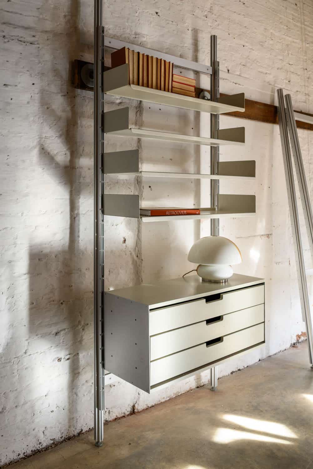 Vitsoe 606 Universal Shelving System #1283 - Retrouvius