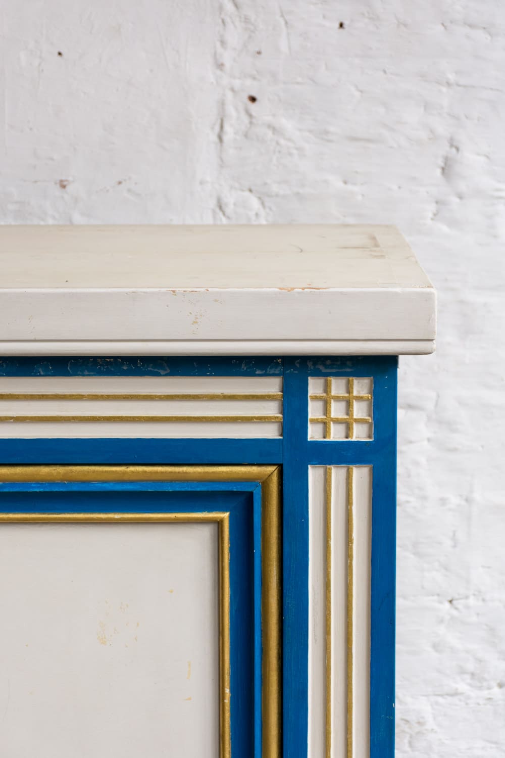 White and Blue Altar #9557 - Retrouvius