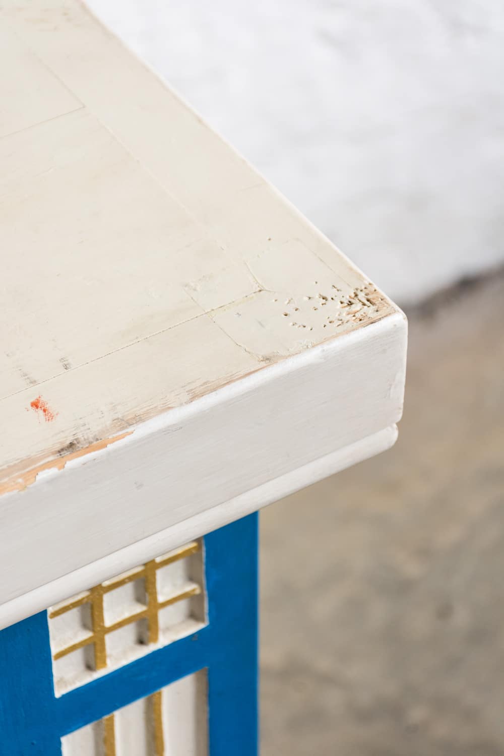 White and Blue Altar #9557 - Retrouvius