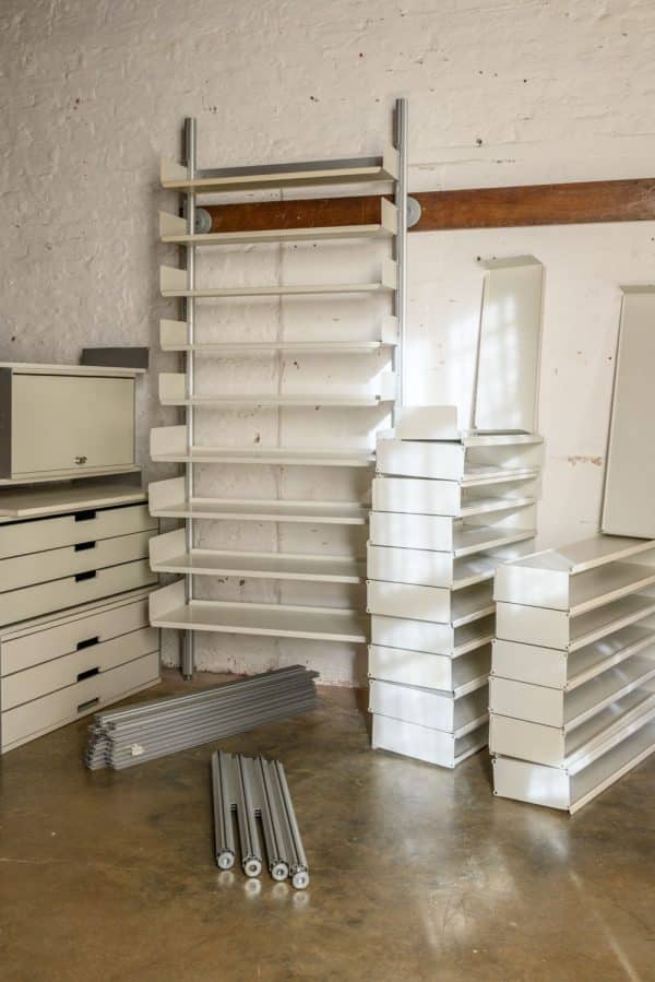 Vitsoe 606 Universal Shelving System #1283 - Retrouvius