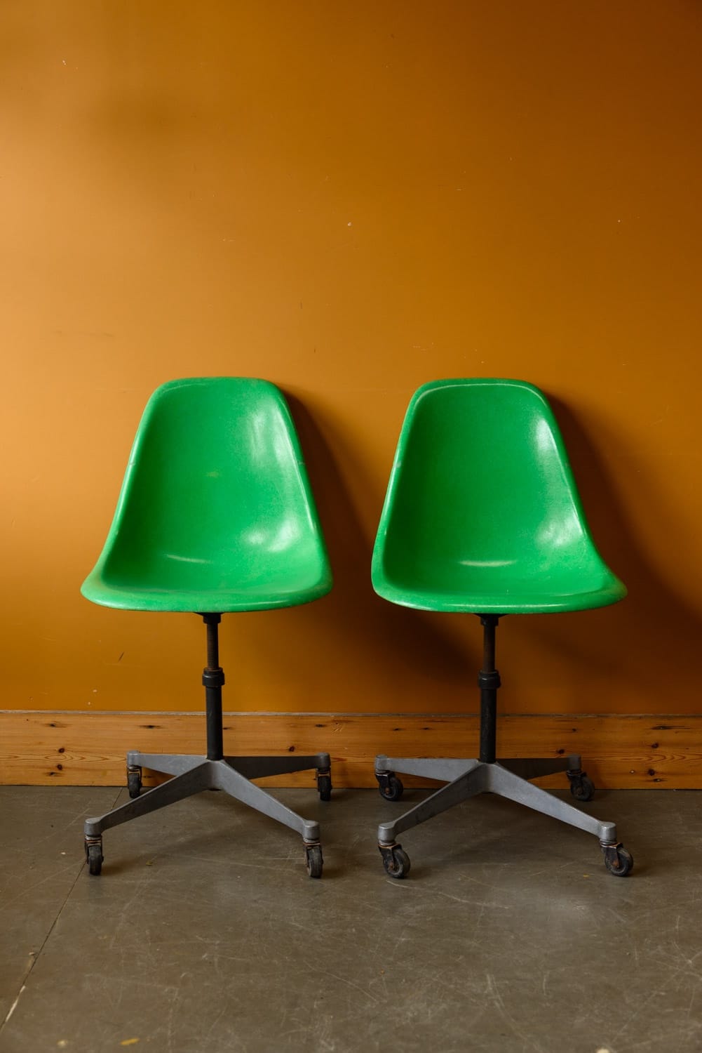 1970s Fibreglass Chairs by Herman Miller #1574 - Retrouvius