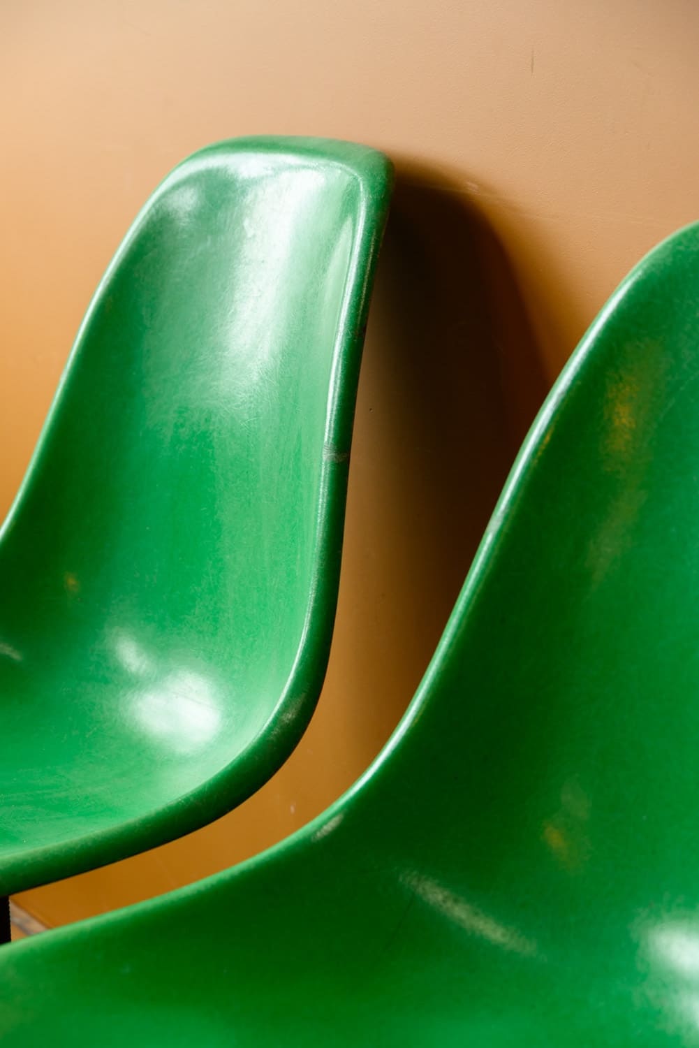 1970s Fibreglass Chairs by Herman Miller #1574 - Retrouvius