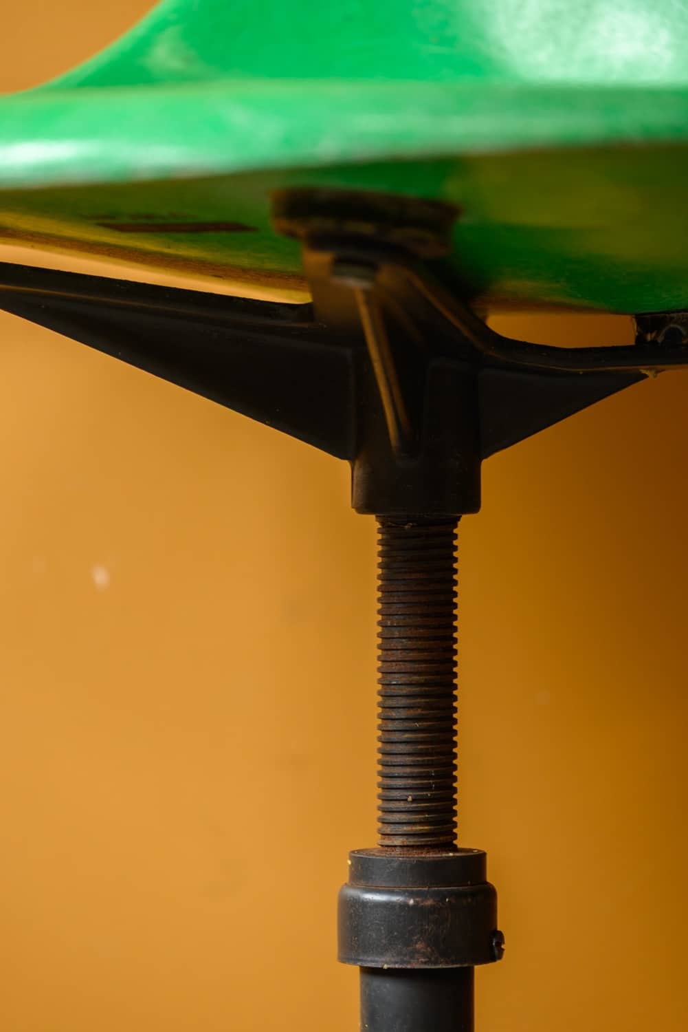 1970s Fibreglass Chairs by Herman Miller #1574 - Retrouvius